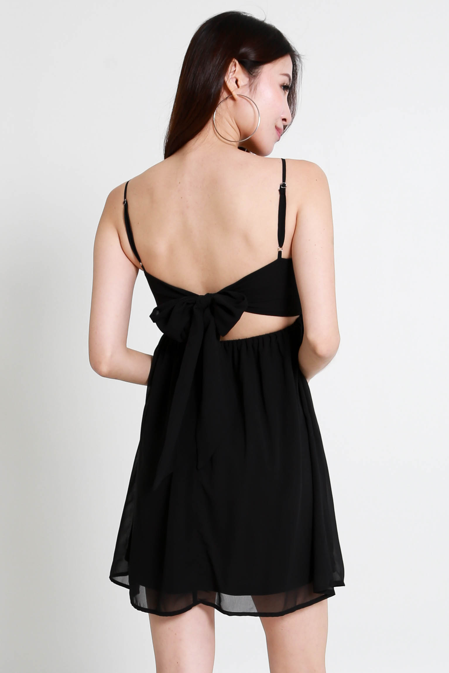 Eva Tie Back Ribbon Mini Dress (Black) | Carrislabelle