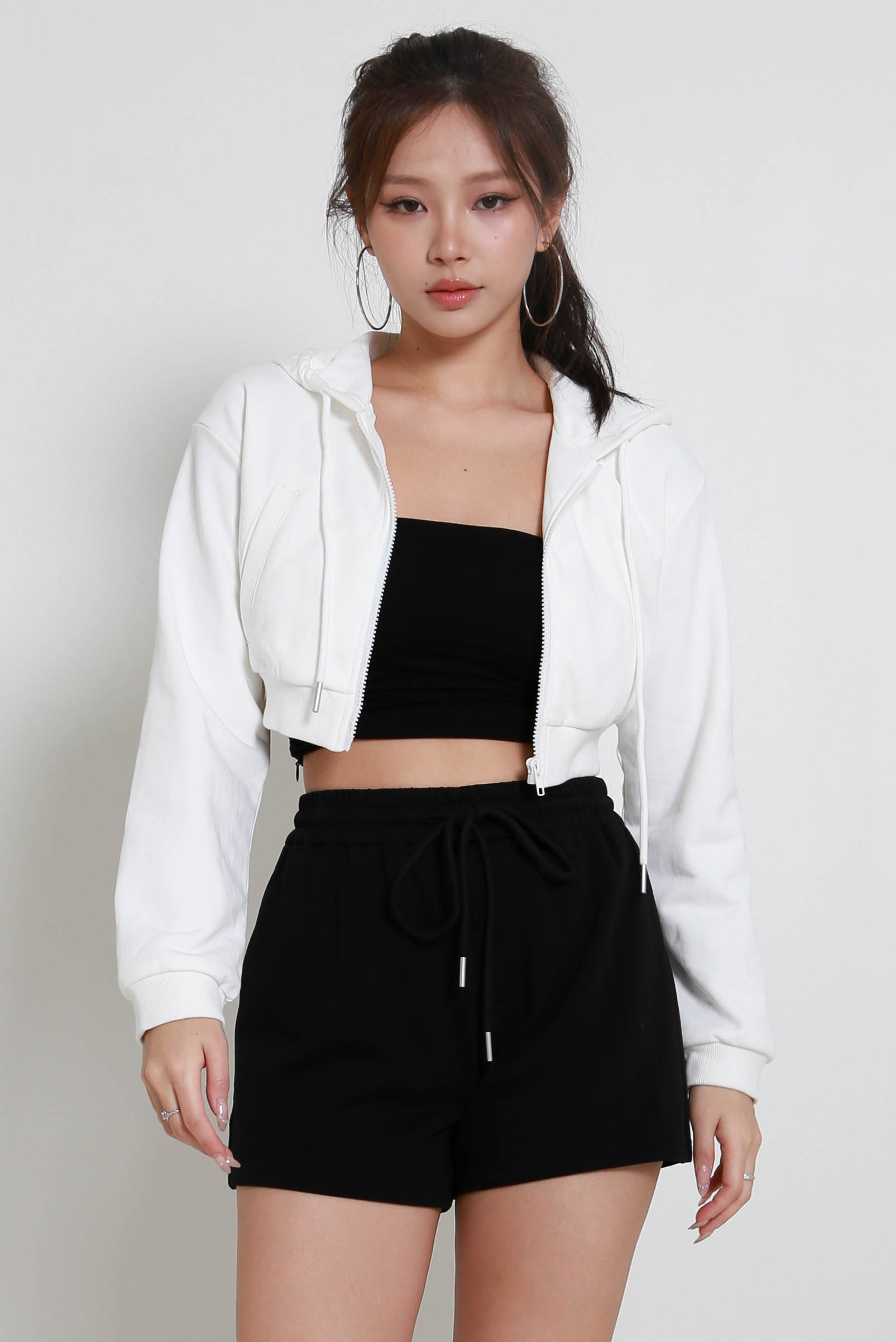 Axton Cropped Zipper Jacket (White) | Carrislabelle