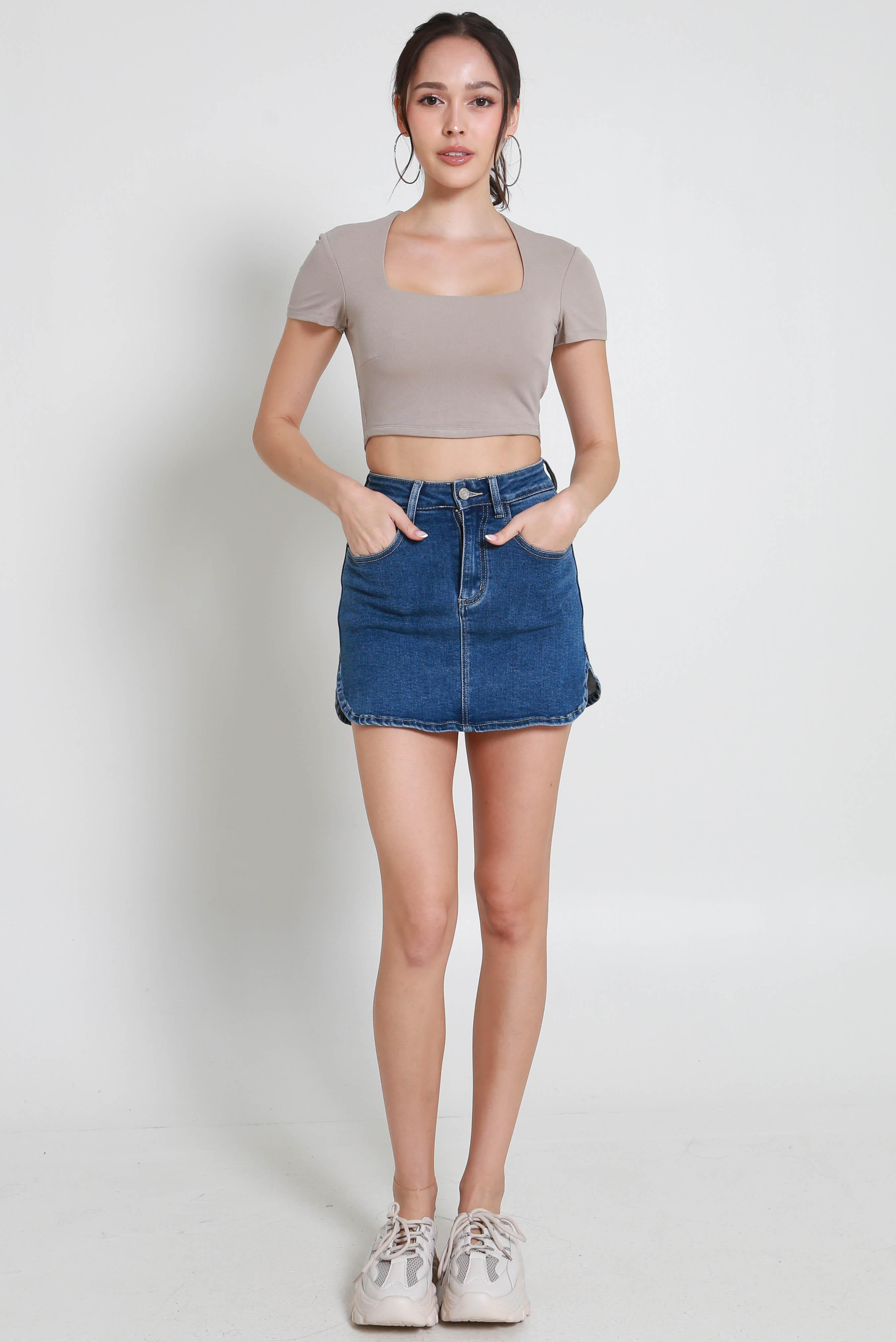 *Lite* [CROPPED] Lyla Queen Anne Top (Earl Grey) | Carrislabelle