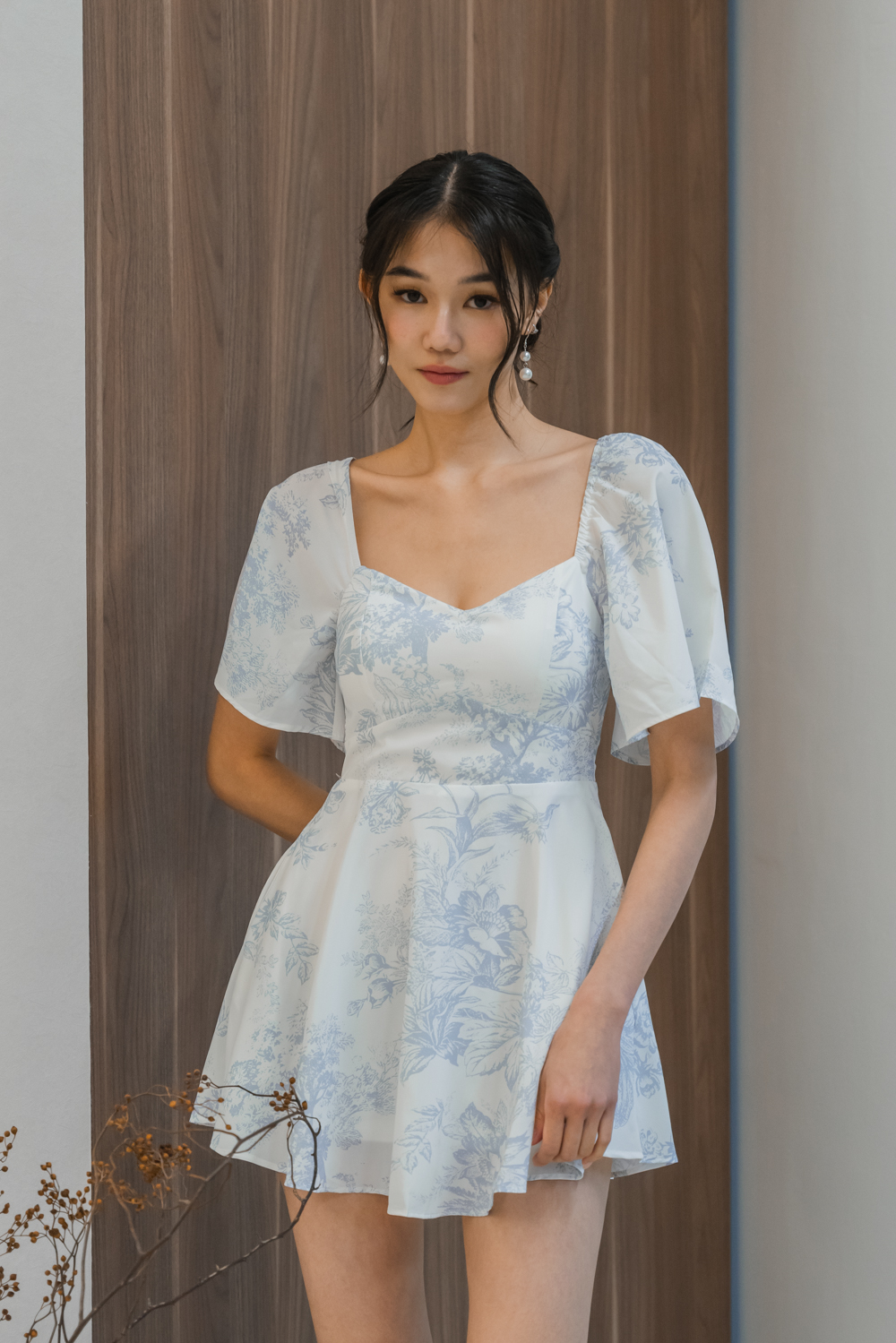 Yasmin Sleeved Floral Padded Romper Dress (Ice Blue) | Carrislabelle