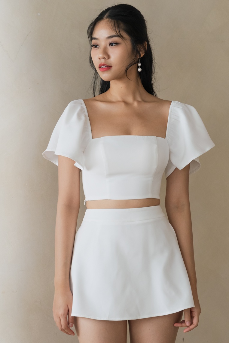 Alina Sleeved Padded Top (White) | Carrislabelle