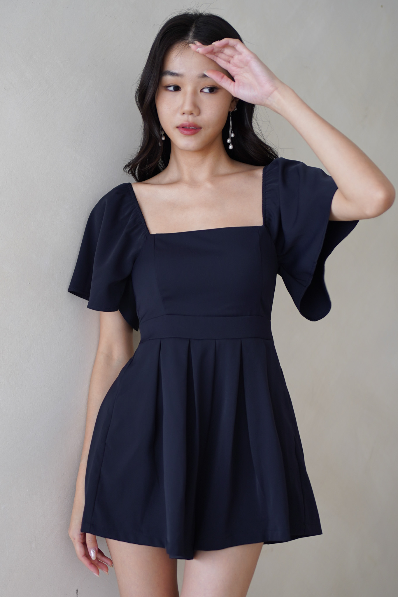 [SLEEVED] Lazier Pleated Romper (Navy) | Carrislabelle